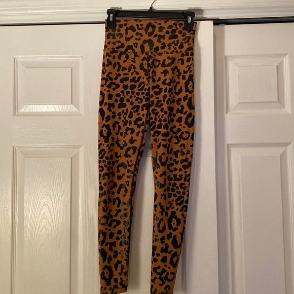 Beach Riot | Pants & Jumpsuits | Beach Riot Small Leopard Leggings ...